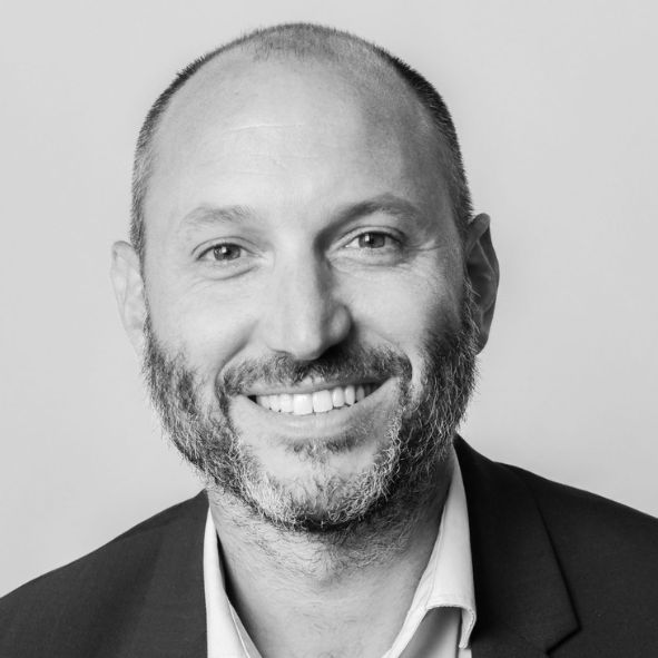 Qui dirige le groupe EBRA